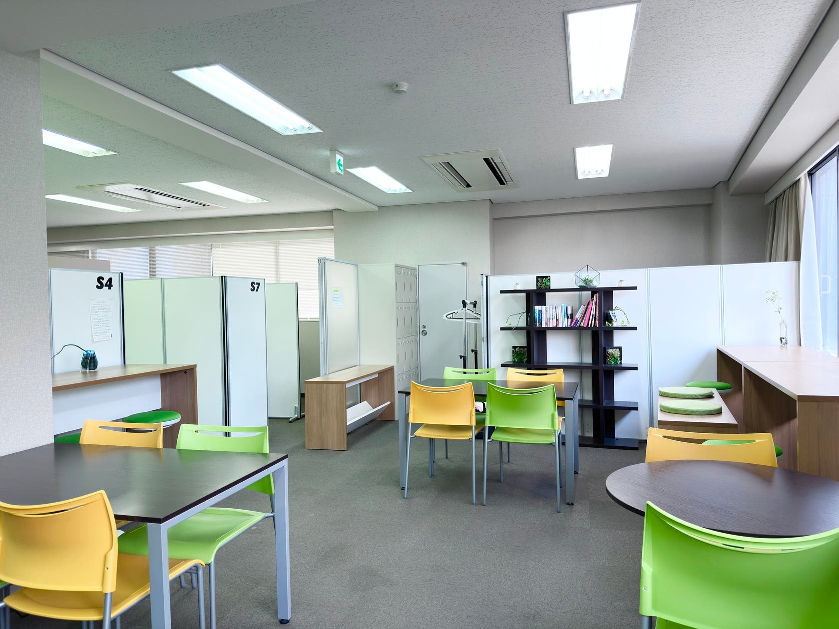 【名古屋駅1番出口より徒歩3分】1～2名★仕切られたスペースで人目を気にせず集中して作業・仕事・学習に最適！Wi-Fi無料！日貸の写真10