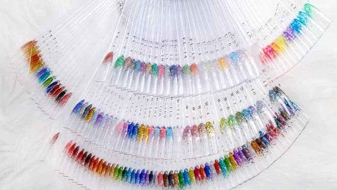 西梅田駅直結ビル🌸ネイル専用シェアサロン🌸ネイル設備無料貸出の写真2