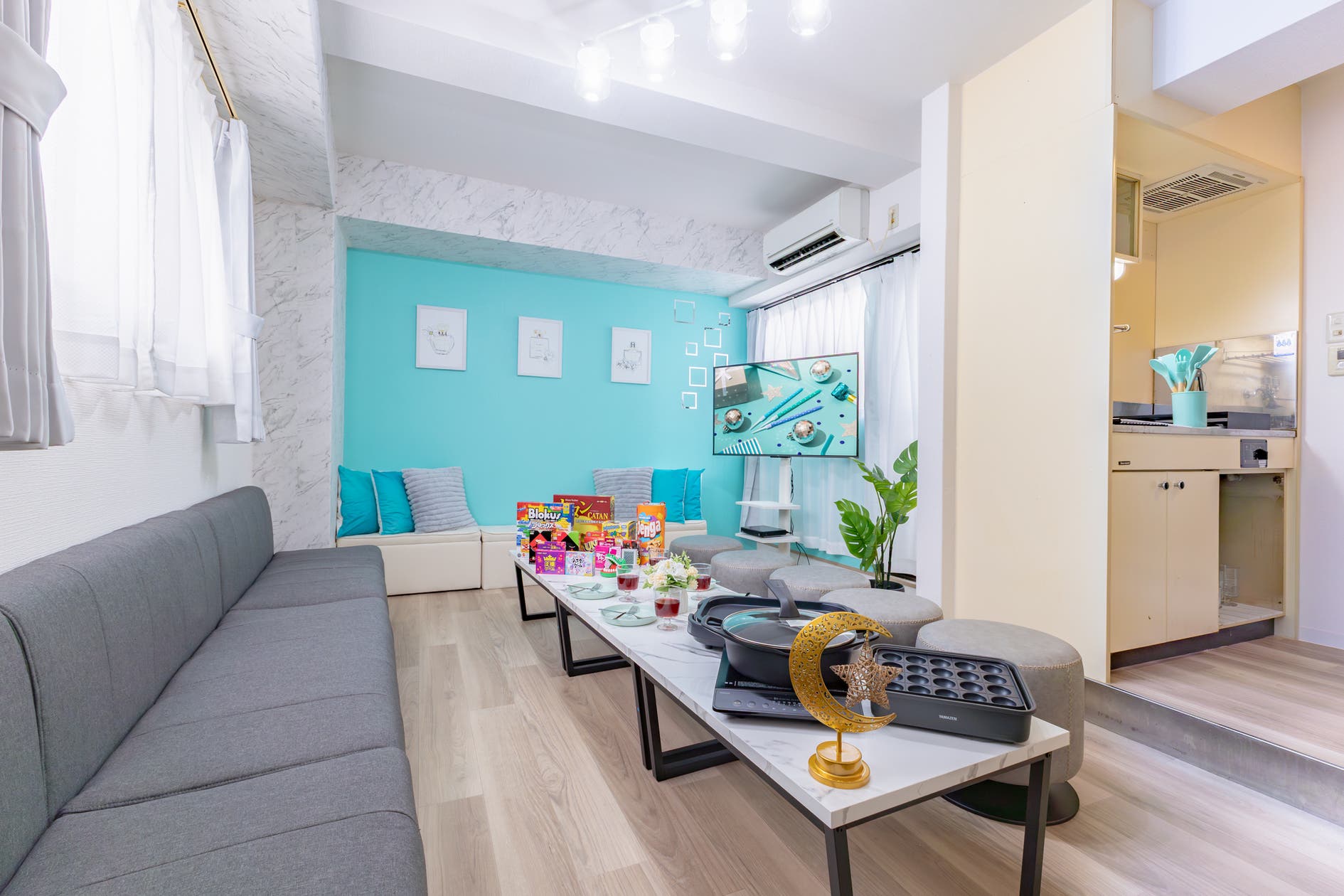 NEW🎉クリスマス🎄最大25名🉐駅3分🚋忘年会🍺大人気ゲーム機🎮女子会💗タコパ🐙24H🏪Ravie梅田の写真1