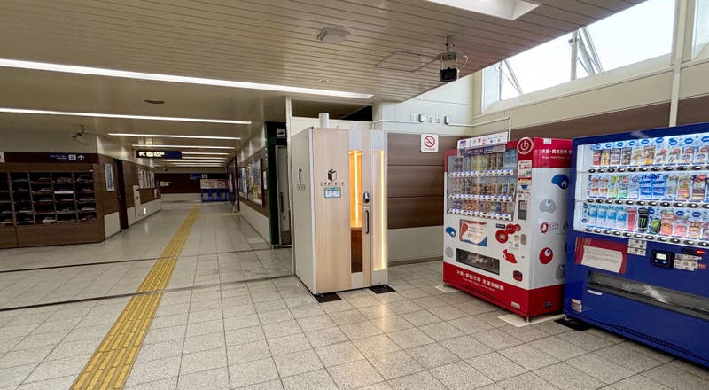 【CHATBOXモノレール山田駅・改札内】101　Web会議・通話に最適/Wi-fi/電源あり