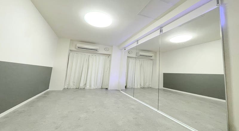 【白金高輪・都内最大級のコスパ】<SALE>大型鏡/24時間営業/1h〜/備品全て無料/ダンス・個人レッスン・演劇・撮影