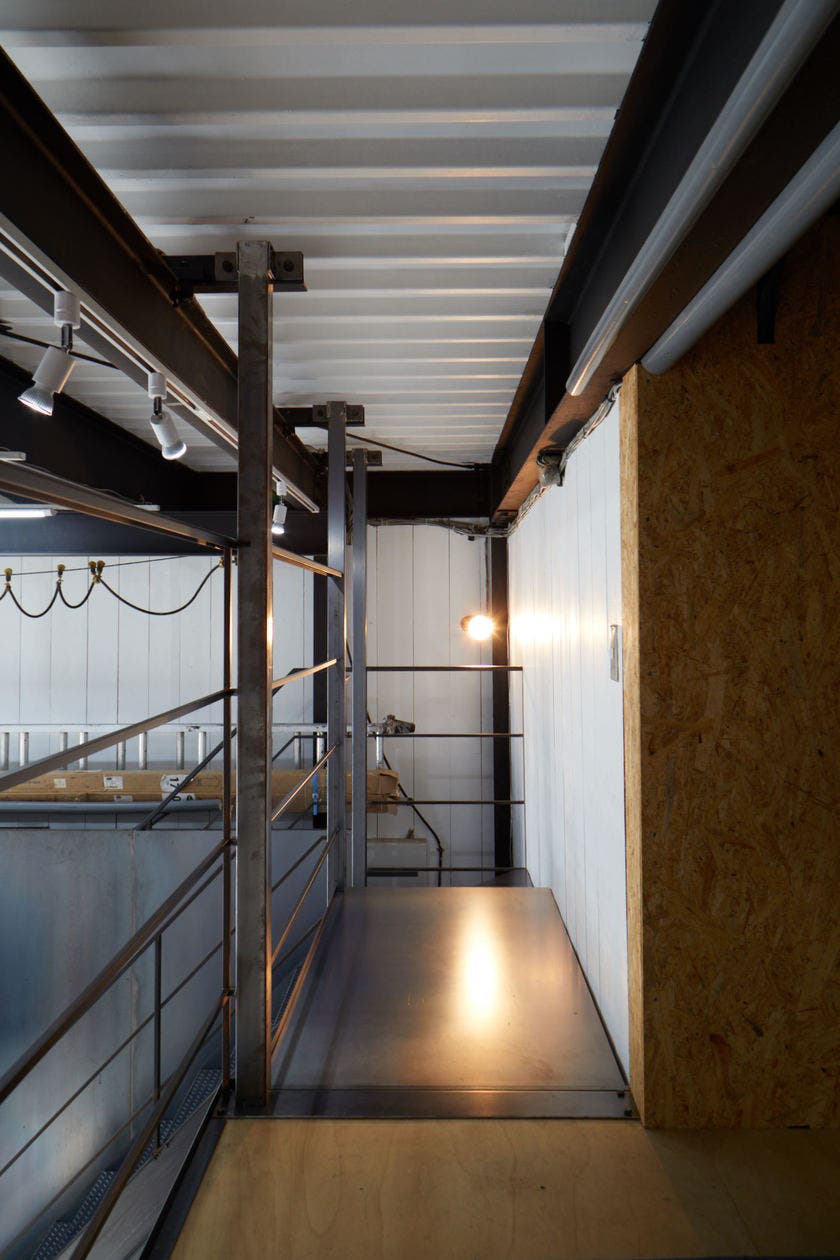 鉄工所をリノベーションして生まれたフォトスタジオの写真14