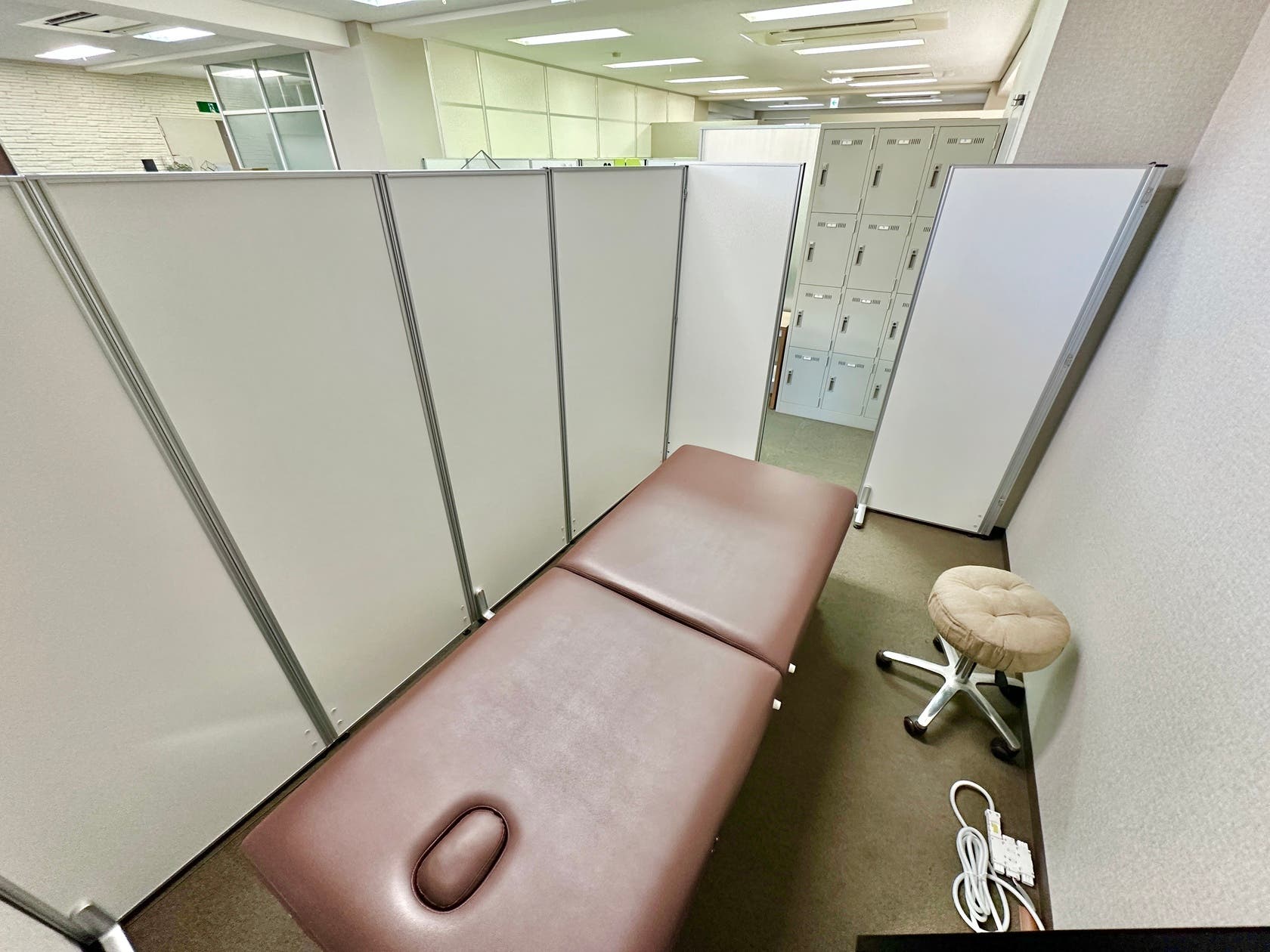 【名古屋駅１番出口徒歩3分】★整体・カイロ・マッサージOK！ベッド付き簡易施術スペースの写真3