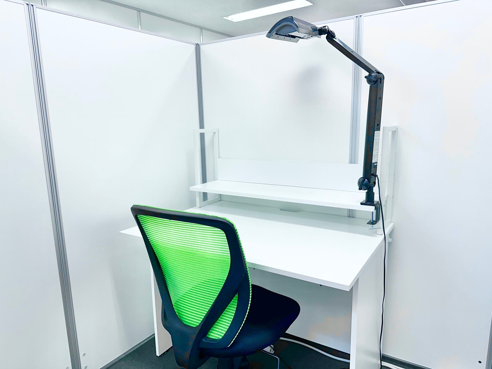 【名古屋駅1番出口より徒歩3分】1～2名★仕切られたスペースで人目を気にせず集中して作業・仕事・学習に最適！WiFi無料！時間貸の写真1