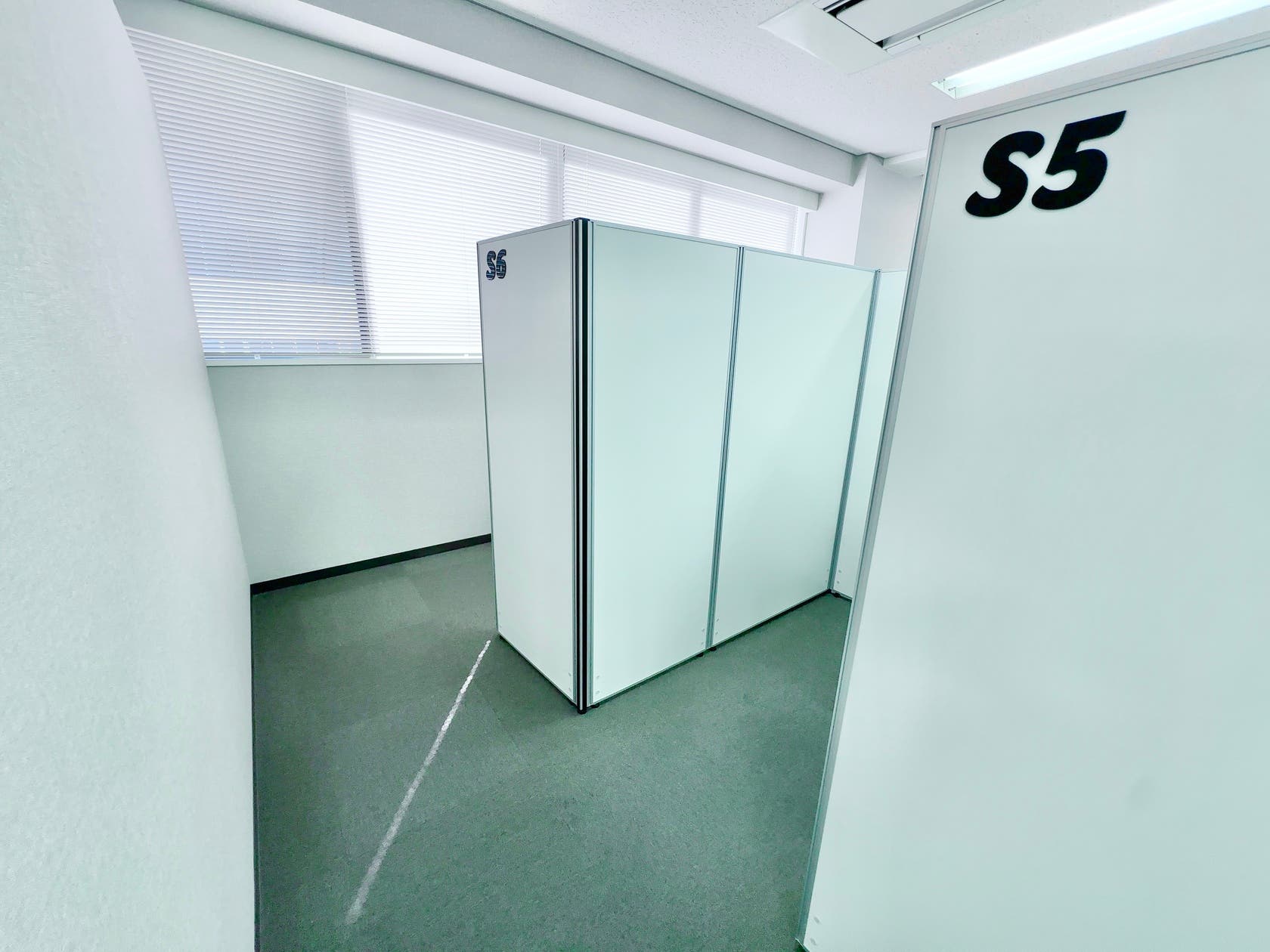 【名古屋駅1番出口より徒歩3分】1～2名★仕切られたスペースで人目を気にせず集中して作業・仕事・学習に最適！WiFi無料！時間貸の写真8