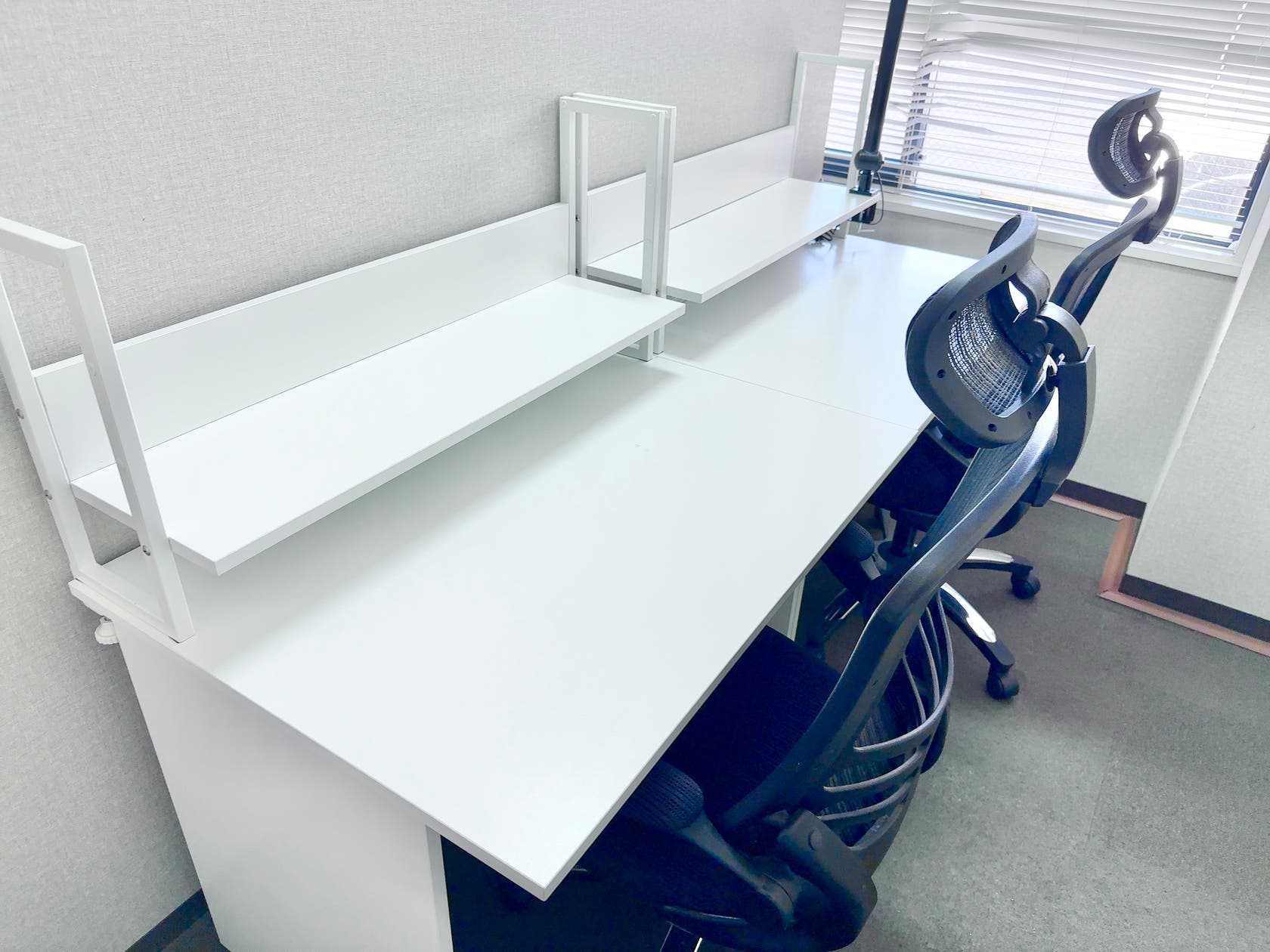 【名古屋駅1番出口より徒歩3分】1～2名★個室で人目を気にせず集中して作業・仕事・学習に最適！Wi-Fi無料！日貸の写真2