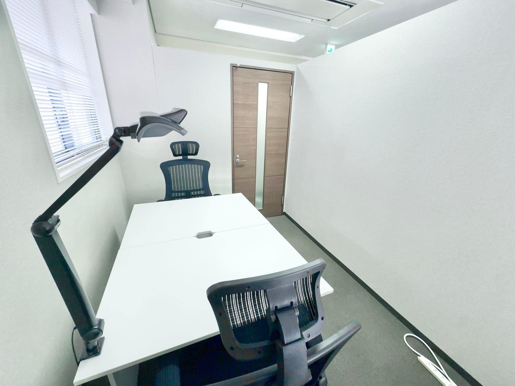 【名古屋駅1番出口より徒歩3分】1～2名★個室で人目を気にせず集中して作業・仕事・学習に最適！Wi-Fi無料！日貸の写真11