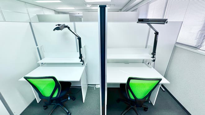 【名古屋駅1番出口より徒歩3分】1~2名★仕切られたスペースで人目を気にせず集中して作業・仕事・学習に最適!Wi-Fi無料!日貸の写真3