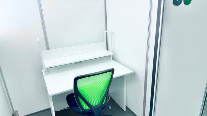 【名古屋駅1番出口より徒歩3分】1~2名★仕切られたスペースで人目を気にせず集中して作業・仕事・学習に最適!Wi-Fi無料!日貸の写真5