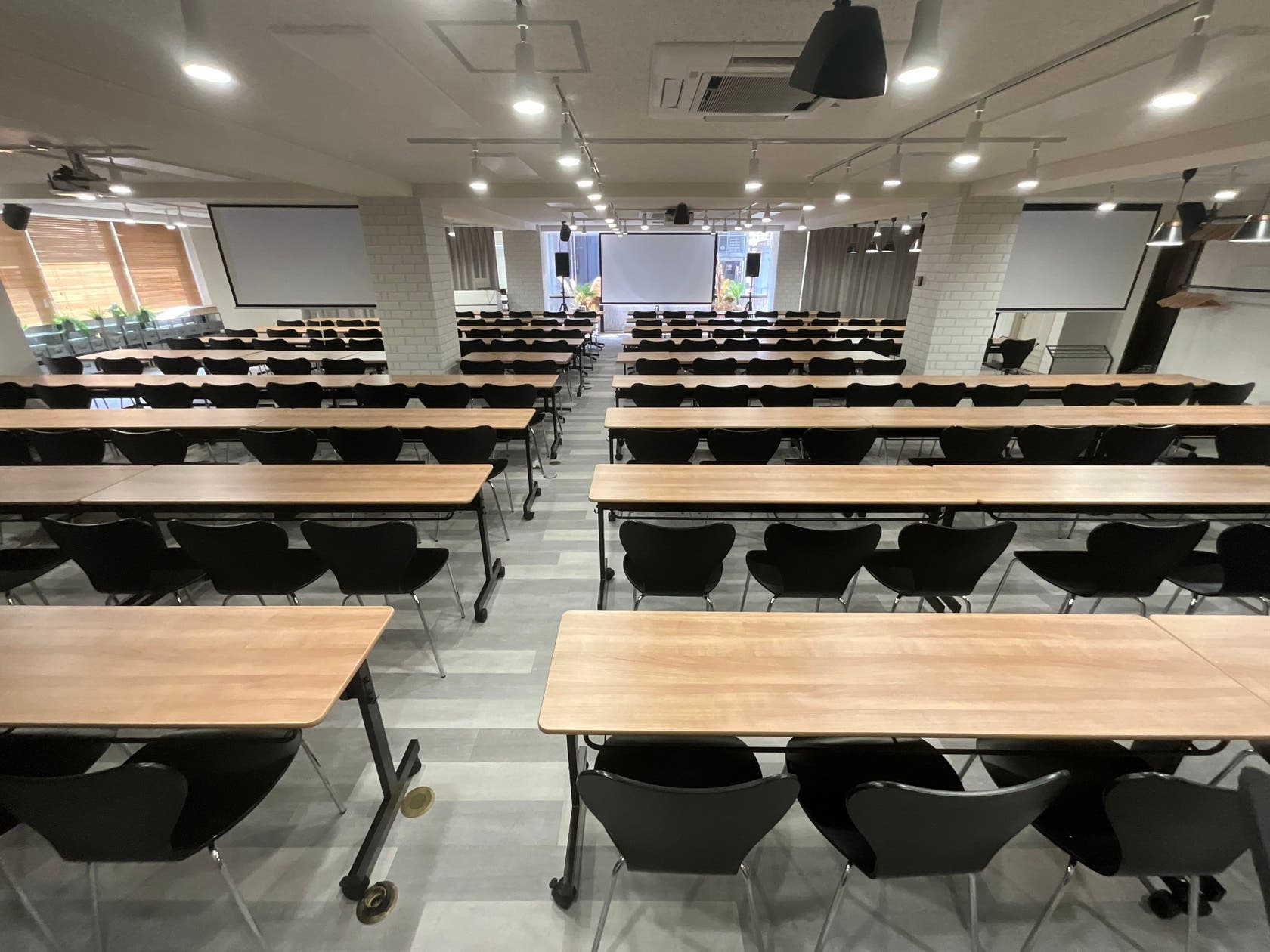 銀座1丁目徒歩1分！有楽町,銀座駅より徒歩5分アクセス抜群！パーティー・懇親会・会議と幅広い利用用途のイベントスペース！の写真3