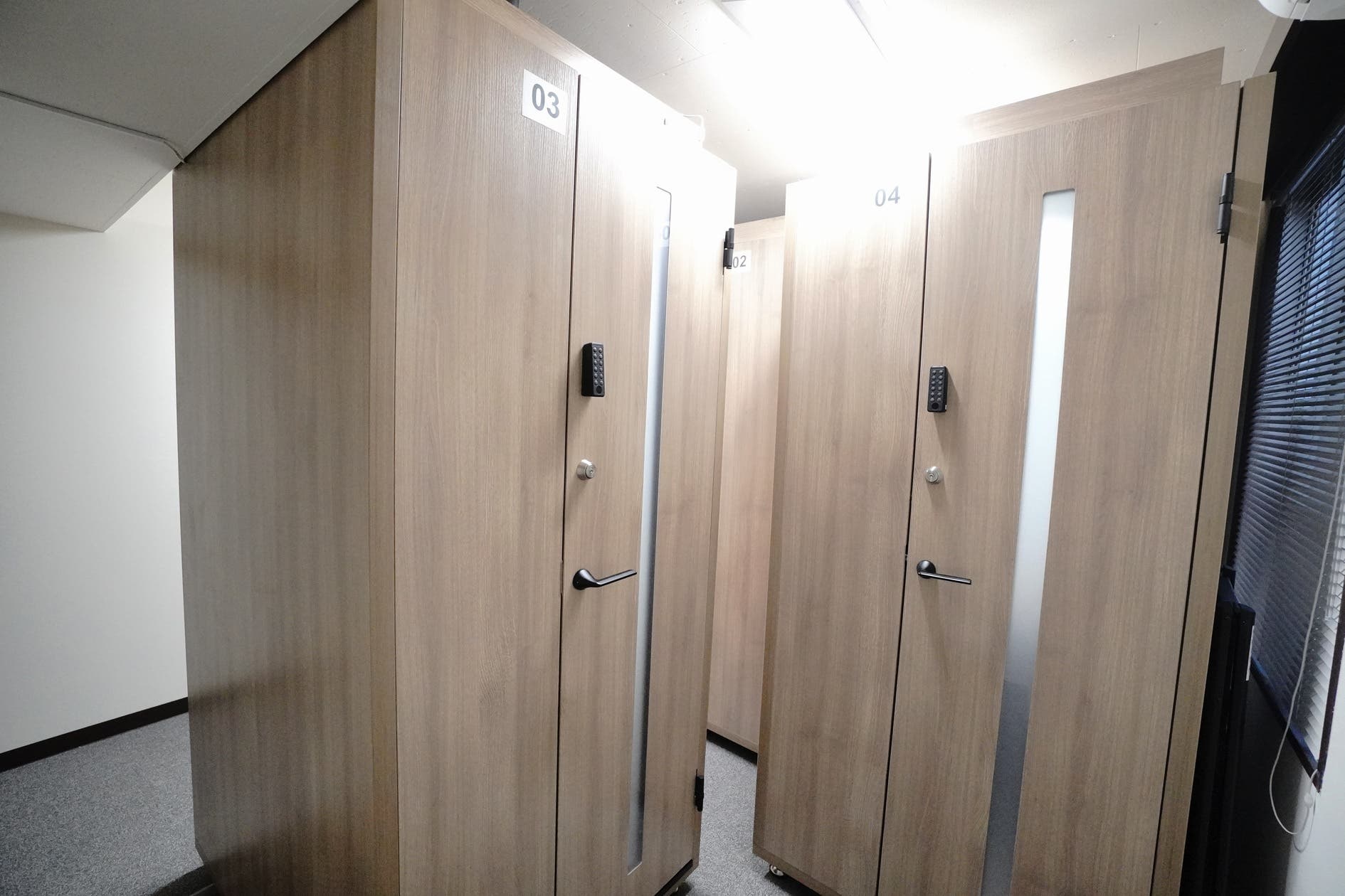 ＜ワクバコ心斎橋No.1＞完全個室ワークブース💼24時間営業⏰光Wi-Fi📶電源🔌テレワーク/ZOOM/面接/自習/作業の写真6