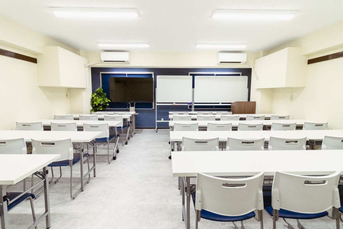 【秋葉原駅A3出口20秒！中央北口1分！定員45名】大型モニター・高速光回線！WiFi無料！ふれあい貸し会議室 秋葉原No153の写真1