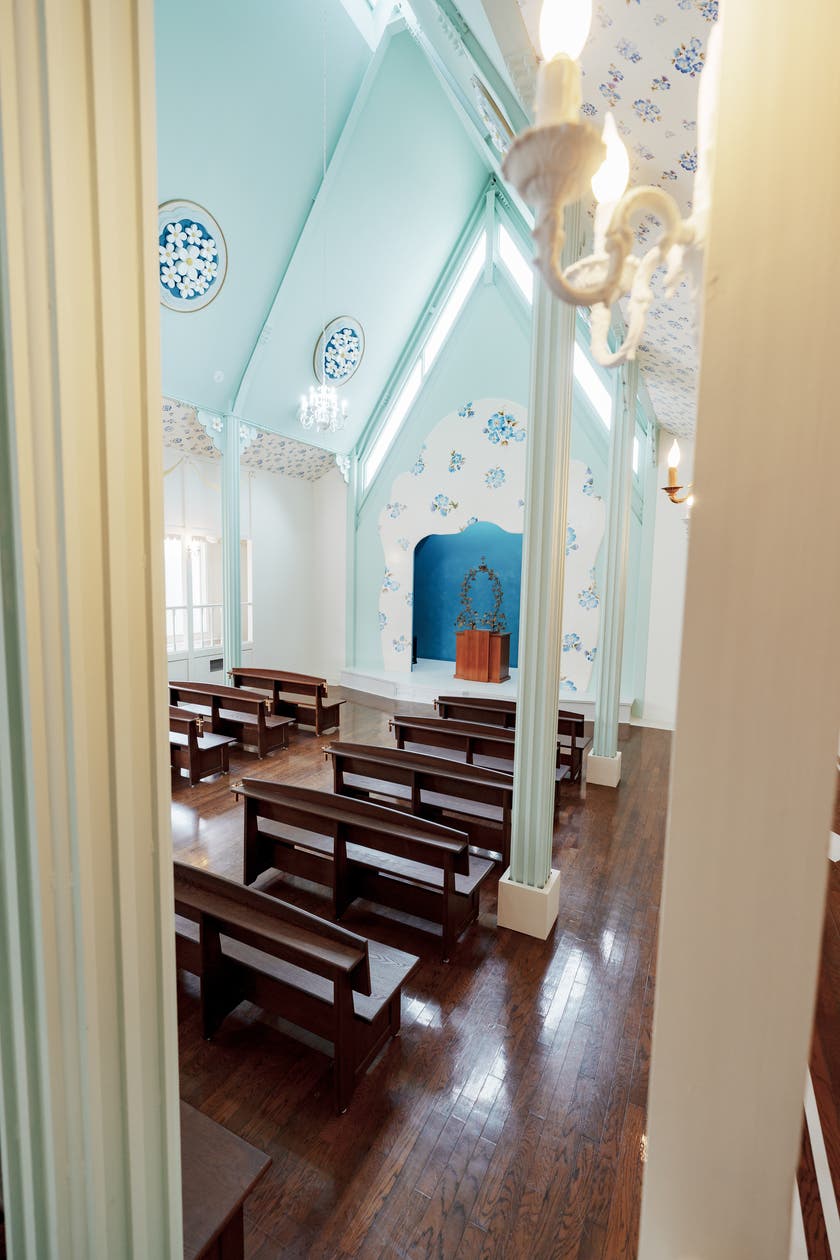 チャペルの荘厳さ、シンメトリーな天井や自然光を活かしたスタジオ。舞台常設。の写真6