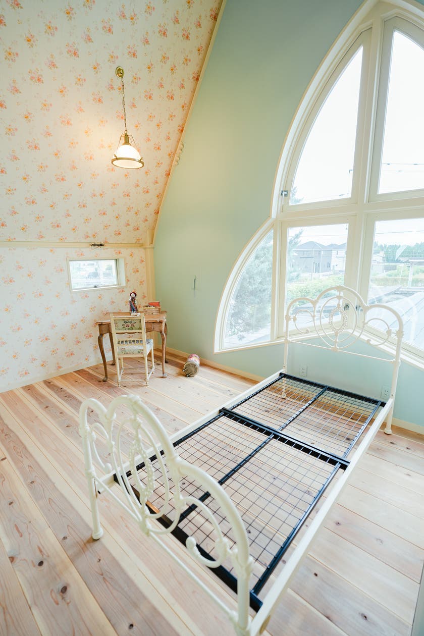 チャペルの荘厳さ、シンメトリーな天井や自然光を活かしたスタジオ。舞台常設。の写真17