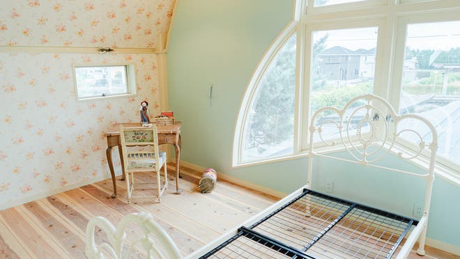 チャペルの荘厳さ、シンメトリーな天井や自然光を活かしたスタジオ。舞台常設。の写真17