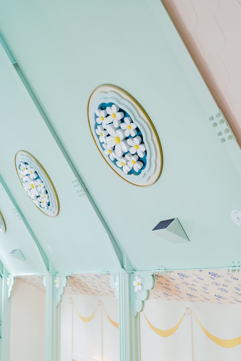 チャペルの荘厳さ、シンメトリーな天井や自然光を活かしたスタジオ。舞台常設。の写真22