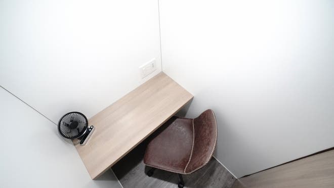 <ワクバコ心斎橋No.4>完全個室ワークブース💼24時間営業⏰光Wi-Fi📶電源🔌テレワーク/ZOOM/面接/自習/作業の写真3