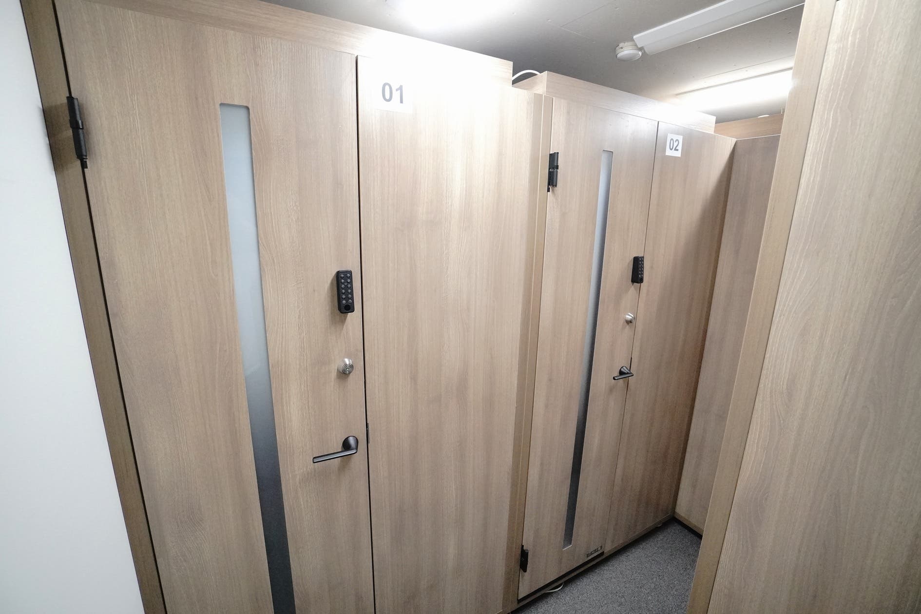 ＜ワクバコ心斎橋No.4＞完全個室ワークブース💼24時間営業⏰光Wi-Fi📶電源🔌テレワーク/ZOOM/面接/自習/作業の写真5