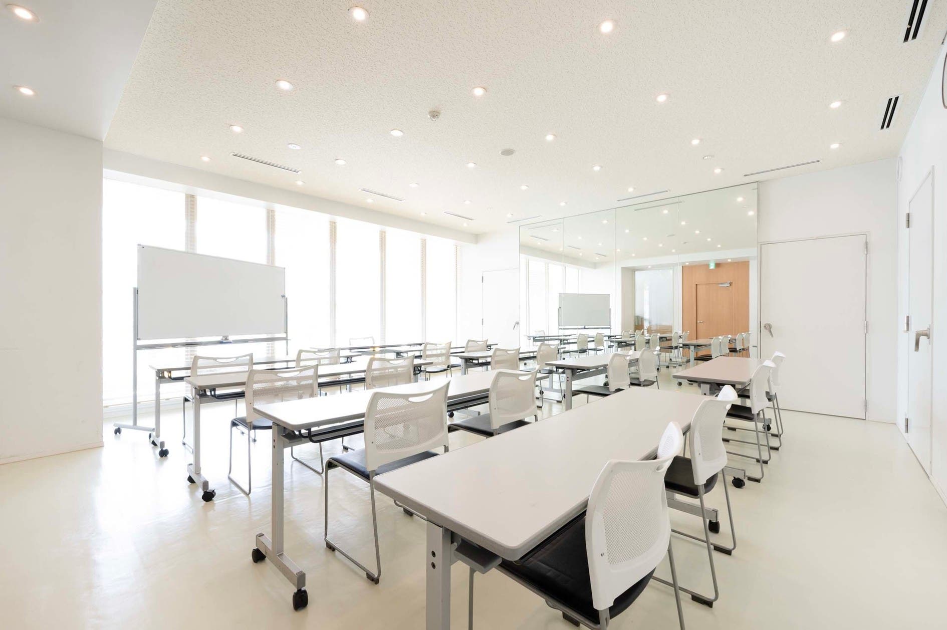 ＜神山レンタルスタジオ＞渋谷神山町/奥渋エリア✨大型鏡💃ヨガマット🧘‍♀️更衣室👚ダンス/撮影/レッスン/会議/セミナーの写真3