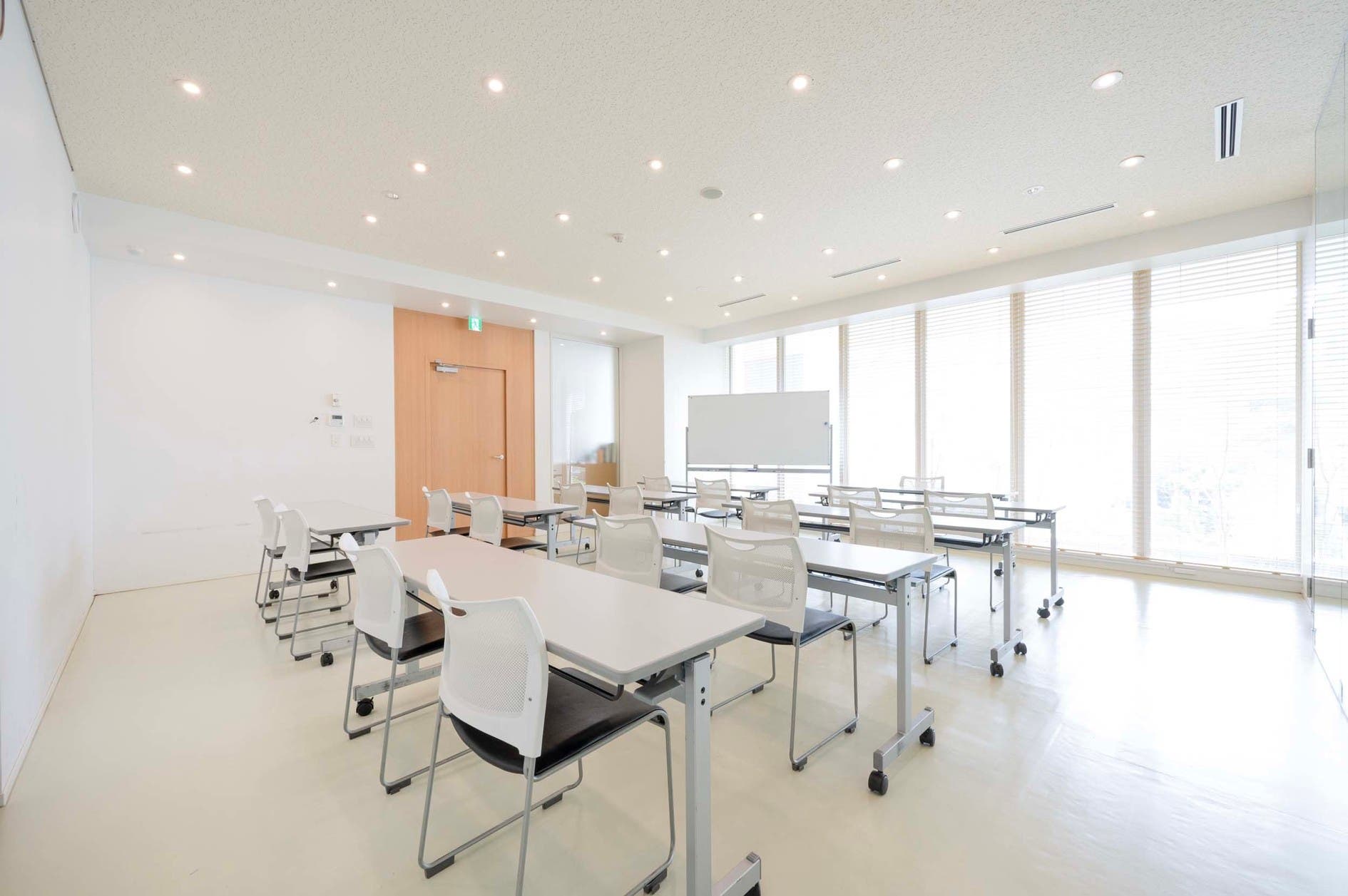 ＜神山レンタルスタジオ＞渋谷神山町/奥渋エリア✨大型鏡💃ヨガマット🧘‍♀️更衣室👚ダンス/撮影/レッスン/会議/セミナーの写真2