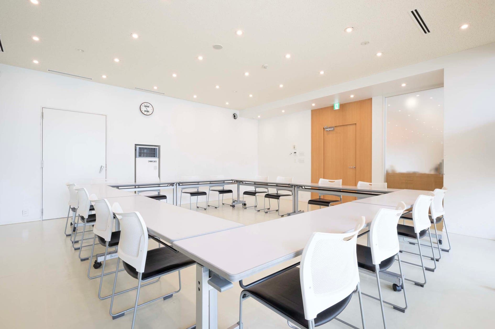 ＜神山レンタルスタジオ＞渋谷神山町/奥渋エリア✨大型鏡💃ヨガマット🧘‍♀️更衣室👚ダンス/撮影/レッスン/会議/セミナーの写真8