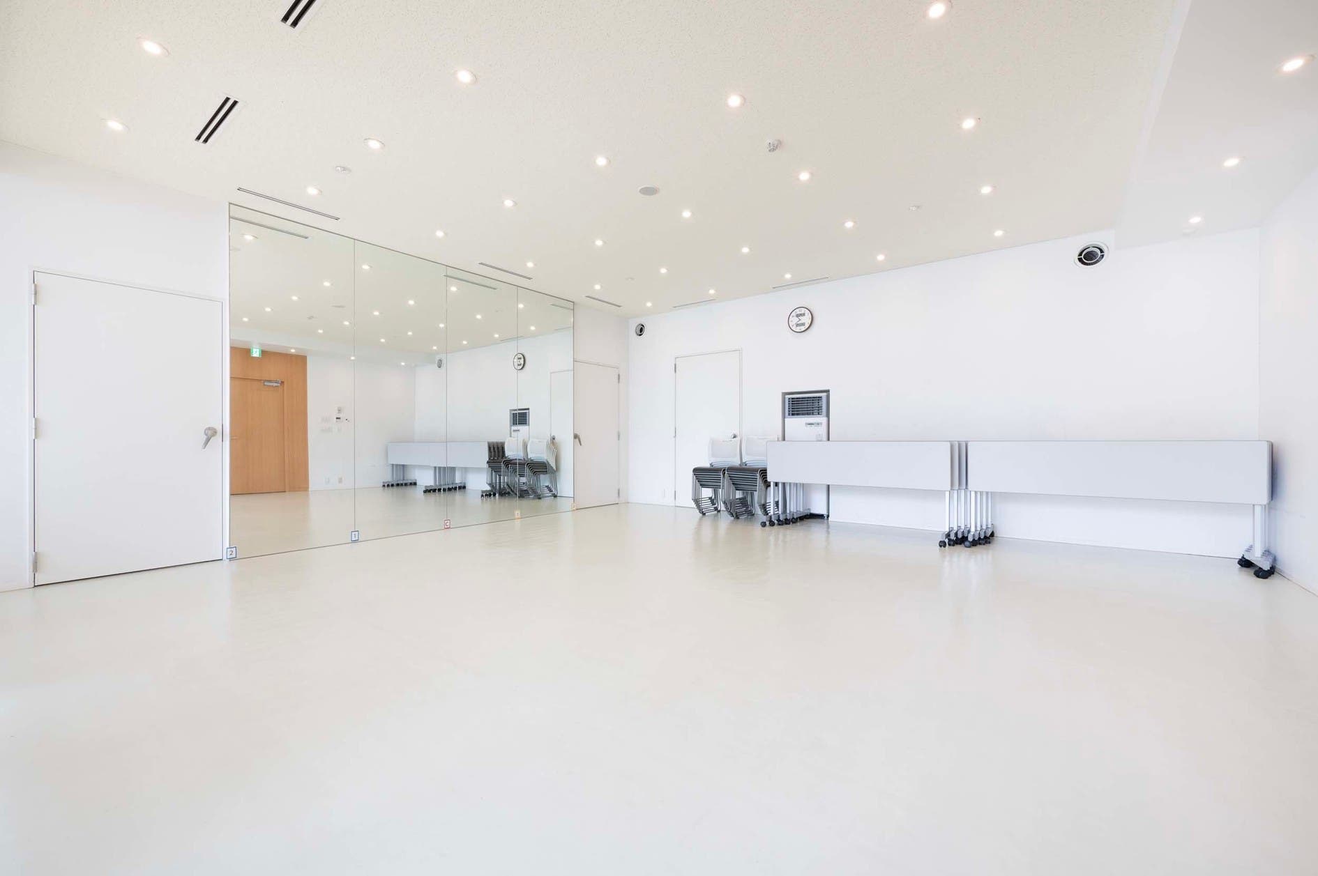 ＜神山レンタルスタジオ＞渋谷神山町/奥渋エリア✨大型鏡💃ヨガマット🧘‍♀️更衣室👚ダンス/撮影/レッスン/会議/セミナーの写真12