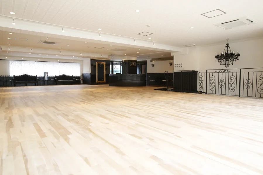 【コスパ最強】都内最大級！各種ダンスの練習やレッスンに最適なダンススタジオ。高級感あふれる内装で各種撮影にもGOOD。の写真1