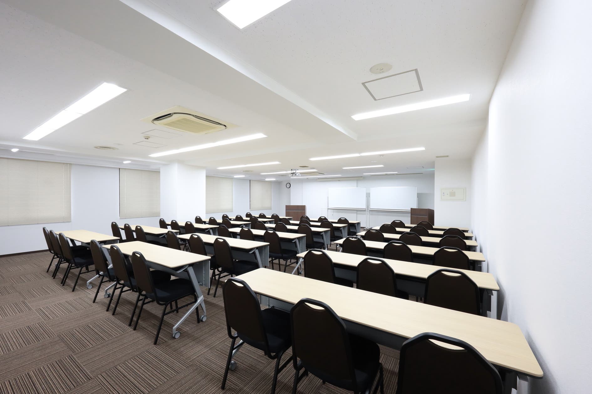 【品川・五反田401号室】2025/10/1　OPEN✨ 駅近🚃飲食持ち込み可能🍱プロジェクター・スクリーン・マイク無料🎤の写真2