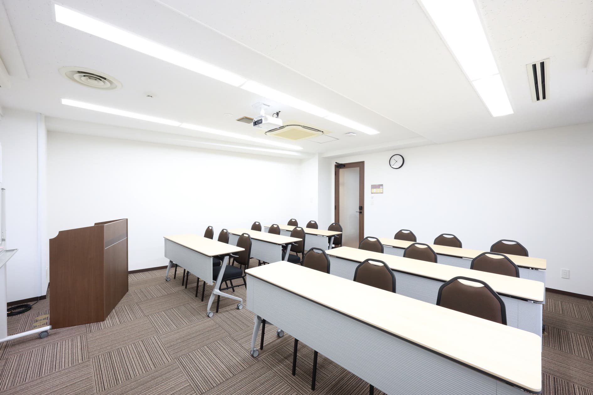 【品川・五反田402号室】2025年10月1日　OPEN✨駅近🚃飲食持ち込み可能🍱プロジェクター・スクリーン・マイク無料👀の写真1