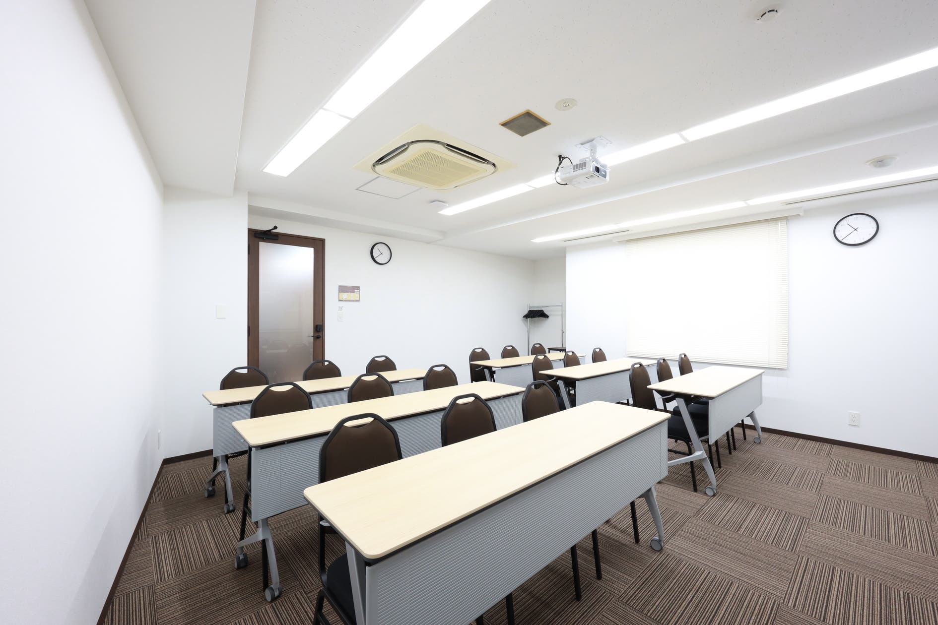 【品川・五反田402号室】2025年10月1日　OPEN✨駅近🚃飲食持ち込み可能🍱プロジェクター・スクリーン・マイク無料👀の写真2