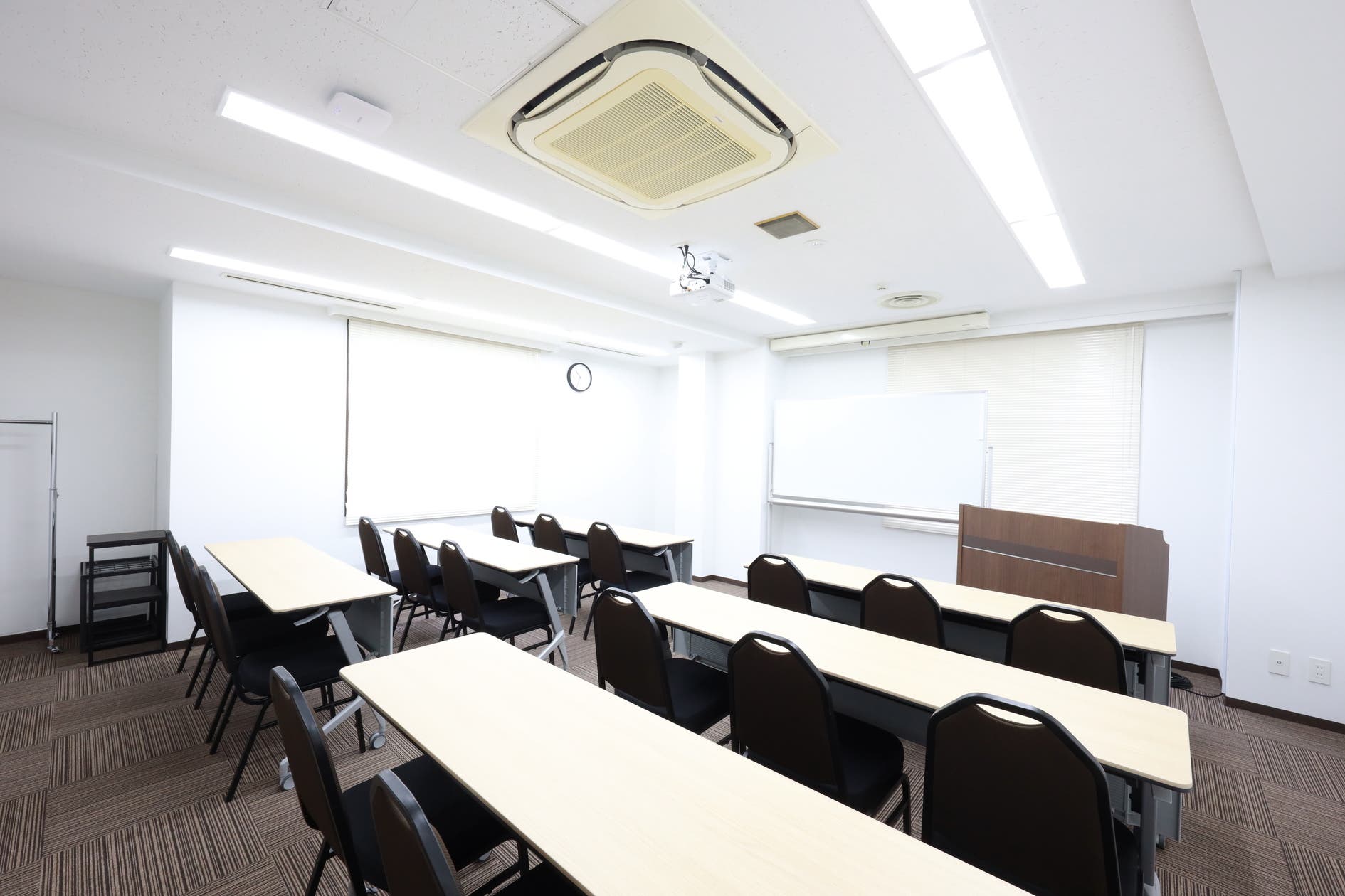 【品川・五反田402号室】2025年10月1日　OPEN✨駅近🚃飲食持ち込み可能🍱プロジェクター・スクリーン・マイク無料👀の写真4