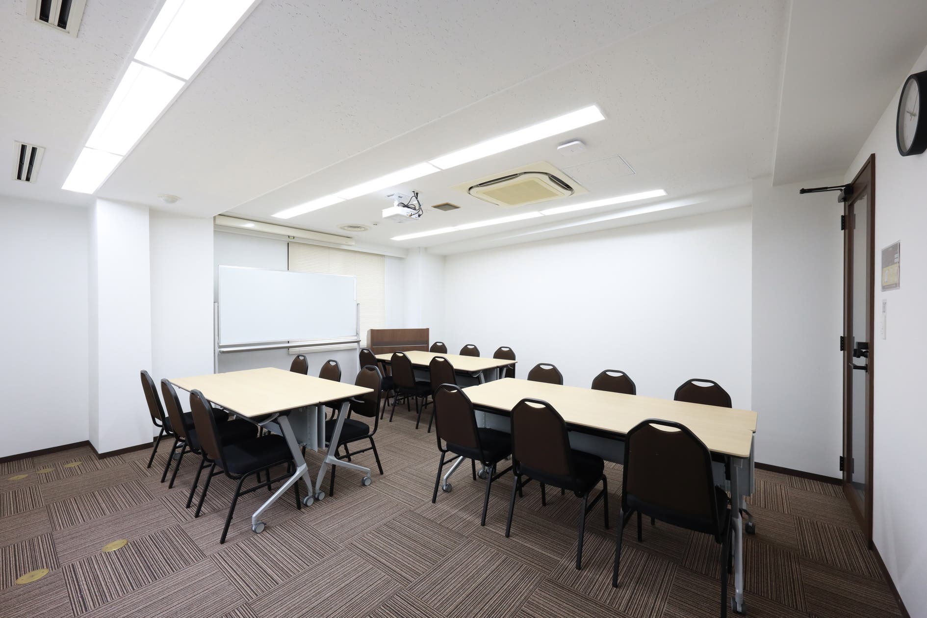 【品川・五反田402号室】2025年10月1日　OPEN✨駅近🚃飲食持ち込み可能🍱プロジェクター・スクリーン・マイク無料👀の写真5