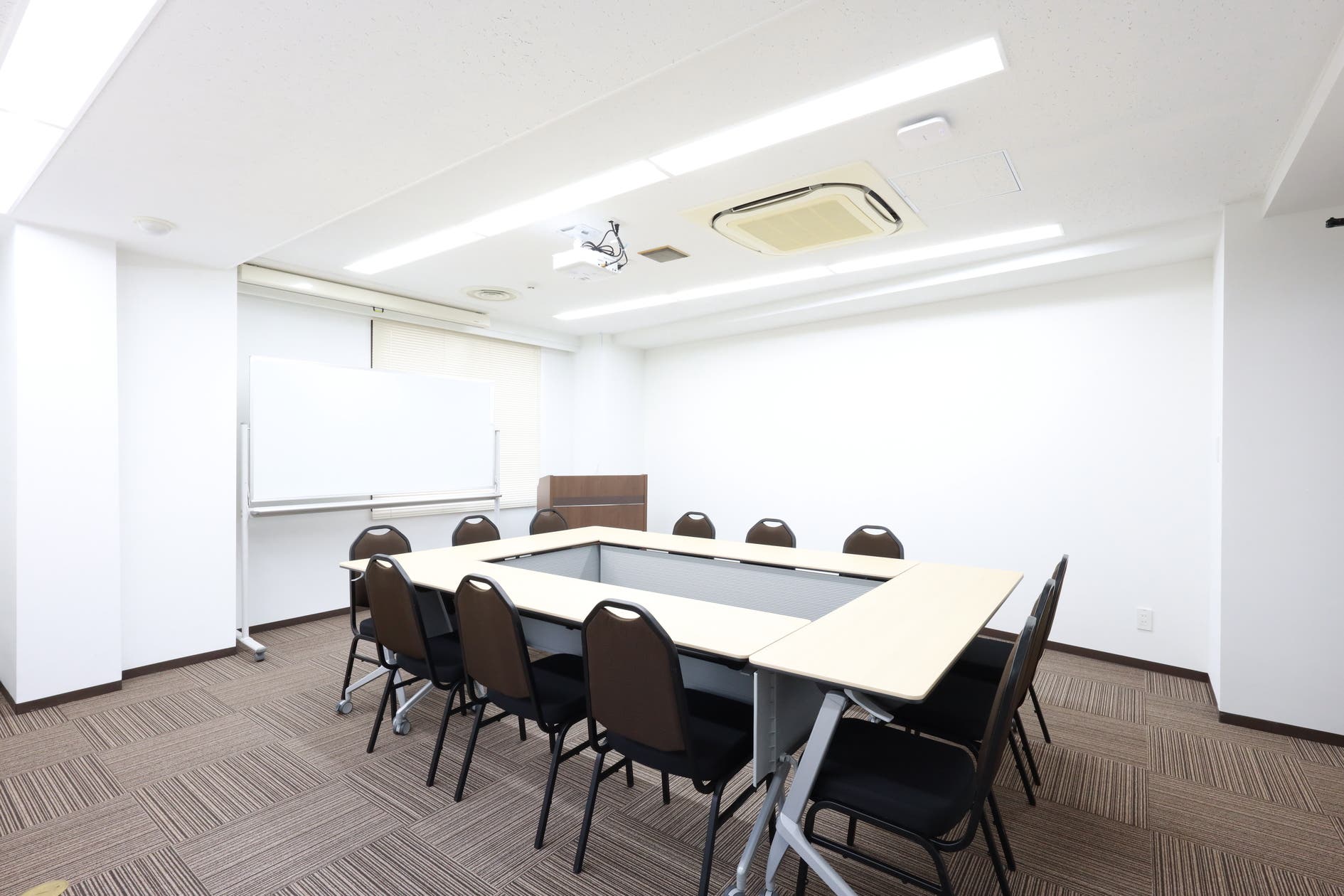 【品川・五反田402号室】2025年10月1日　OPEN✨駅近🚃飲食持ち込み可能🍱プロジェクター・スクリーン・マイク無料👀の写真6