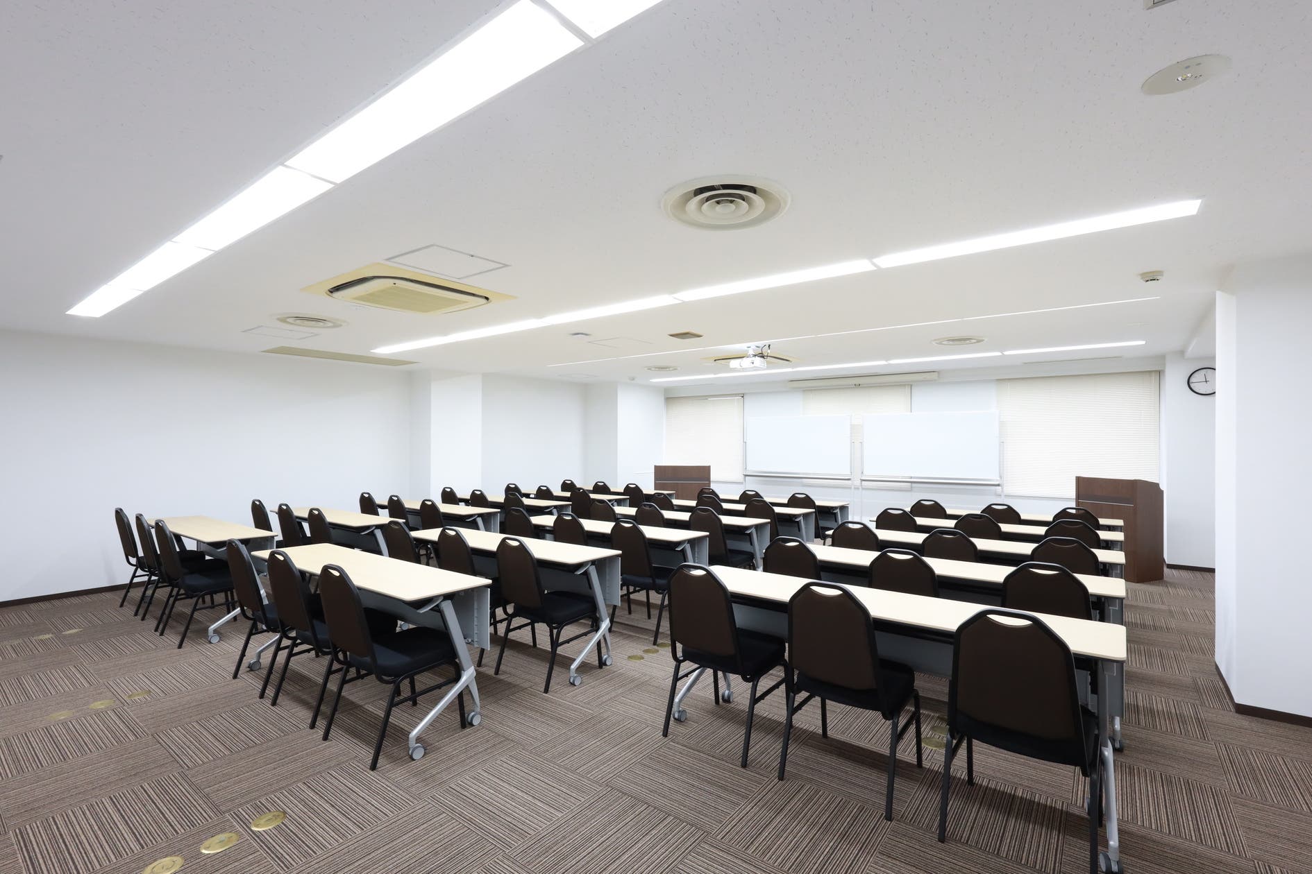 【品川・五反田404号室】2025/10/1　OPEN✨ 駅近🚃飲食持ち込み可能🍱プロジェクター・スクリーン・マイク無料🎤の写真2