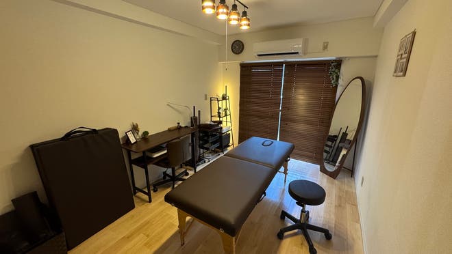 ✨NewOPEN✨【心斎橋駅4分】ブラウン基調のプライベートサロン🌿マッサージ・エステ/ネイル/撮影/リモートワーク等もOKの写真1