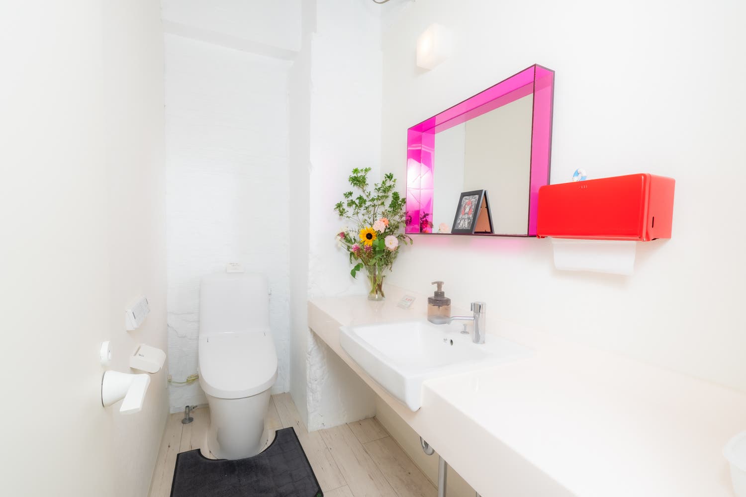 【天神駅から徒歩7分!!】ライブハウスWhite Camelliaの写真6