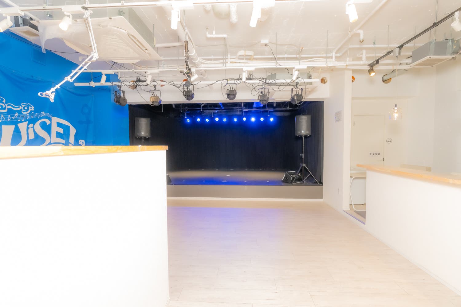 【天神駅から徒歩7分!!】ライブハウスWhite Camelliaの写真9