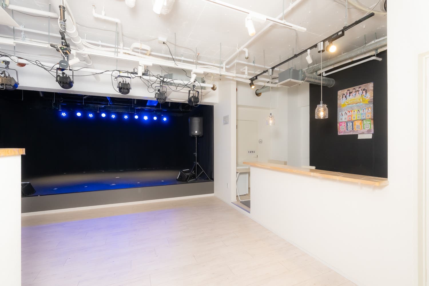 【天神駅から徒歩7分!!】ライブハウスWhite Camelliaの写真1