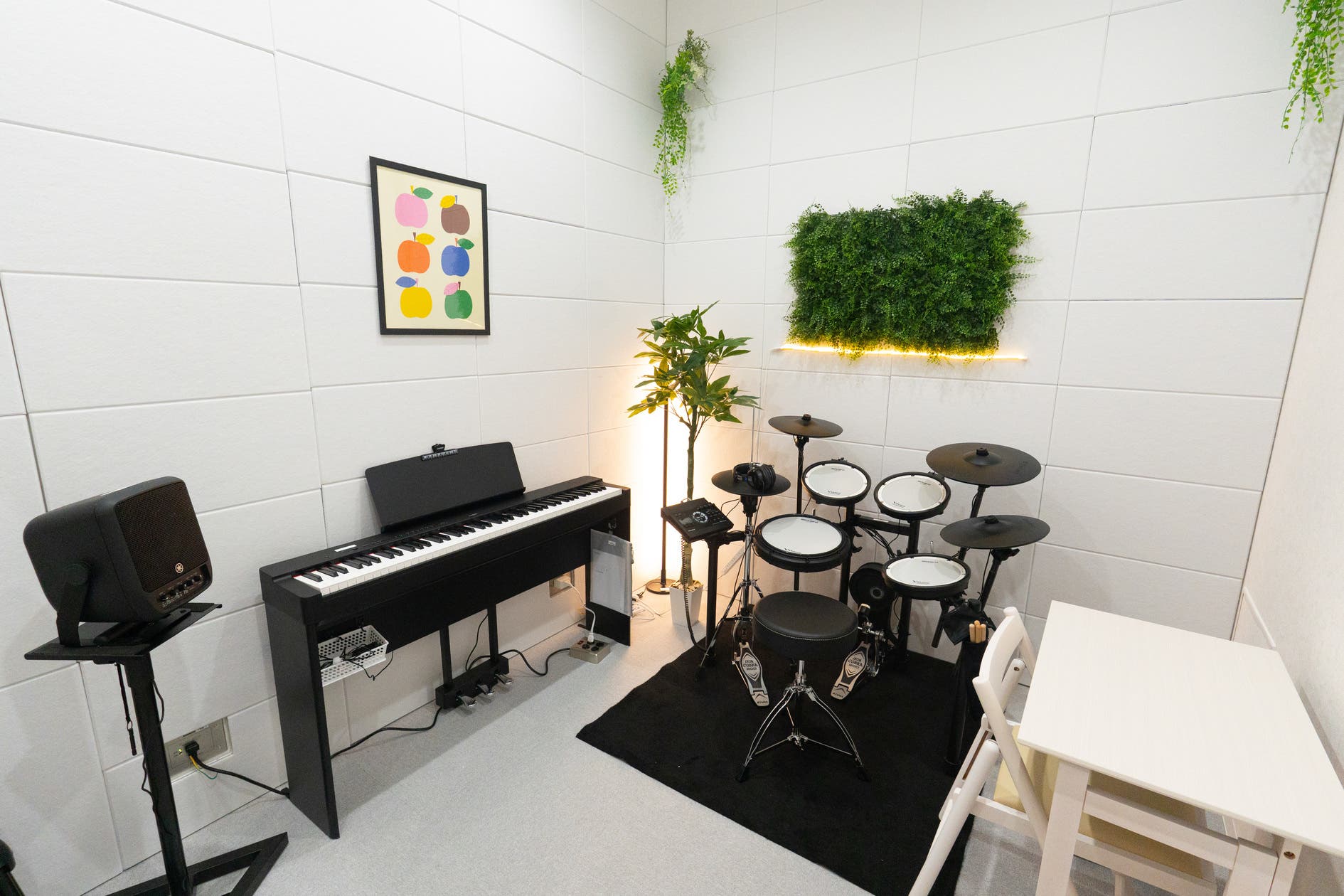 【後楽園／春日駅直結】個人練習・撮影・テレワーク対応の自由に楽しめる音楽スタジオ〈Bブース〉の写真1