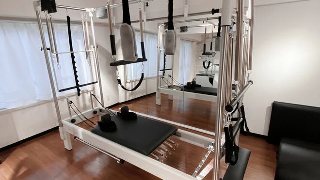 【渋谷駅7分×マシンピラティスレンタルスタジオ/33㎡で広々】駅近 備品充実 白基調 清潔感のあるプライベートスタジオの写真3