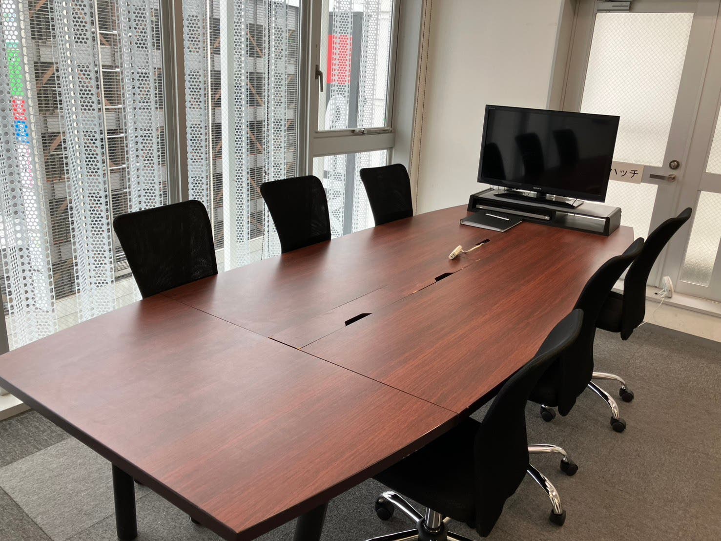 【吉祥寺駅徒歩５分】halooSPACE at吉祥寺6人会議室の写真1