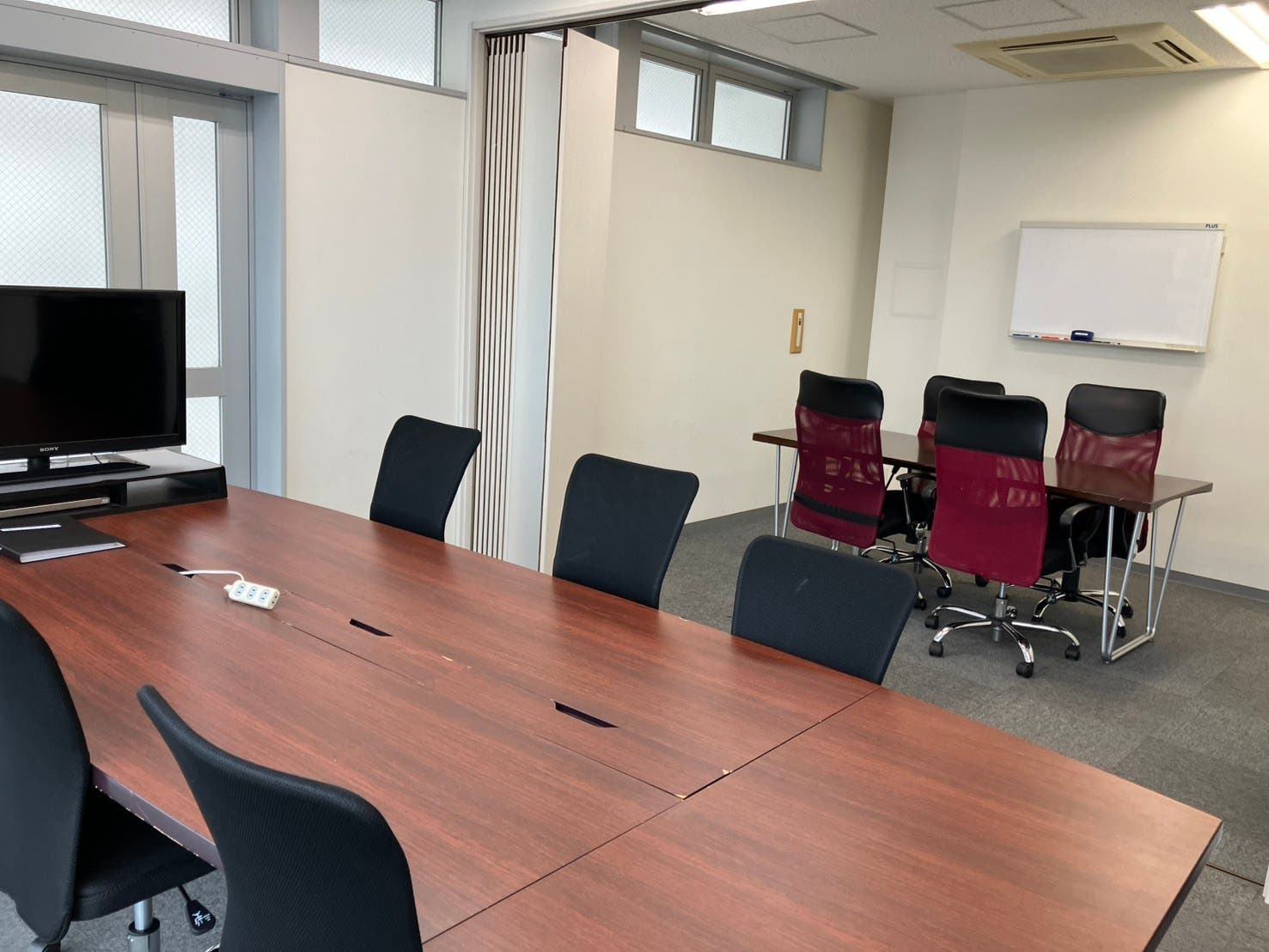 【吉祥寺駅徒歩５分】halooSPACE at吉祥寺6人会議室の写真2