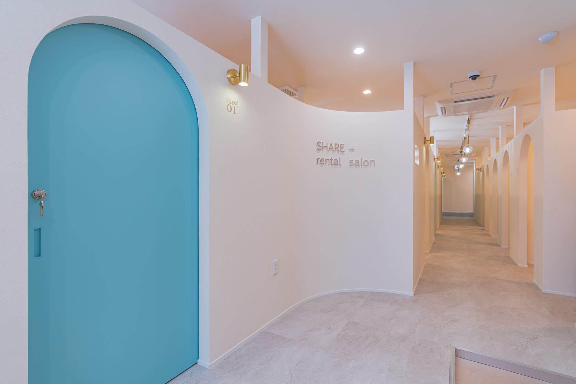 堺筋本町駅から徒歩4分の24時間利用できるレンタルサロンの写真1