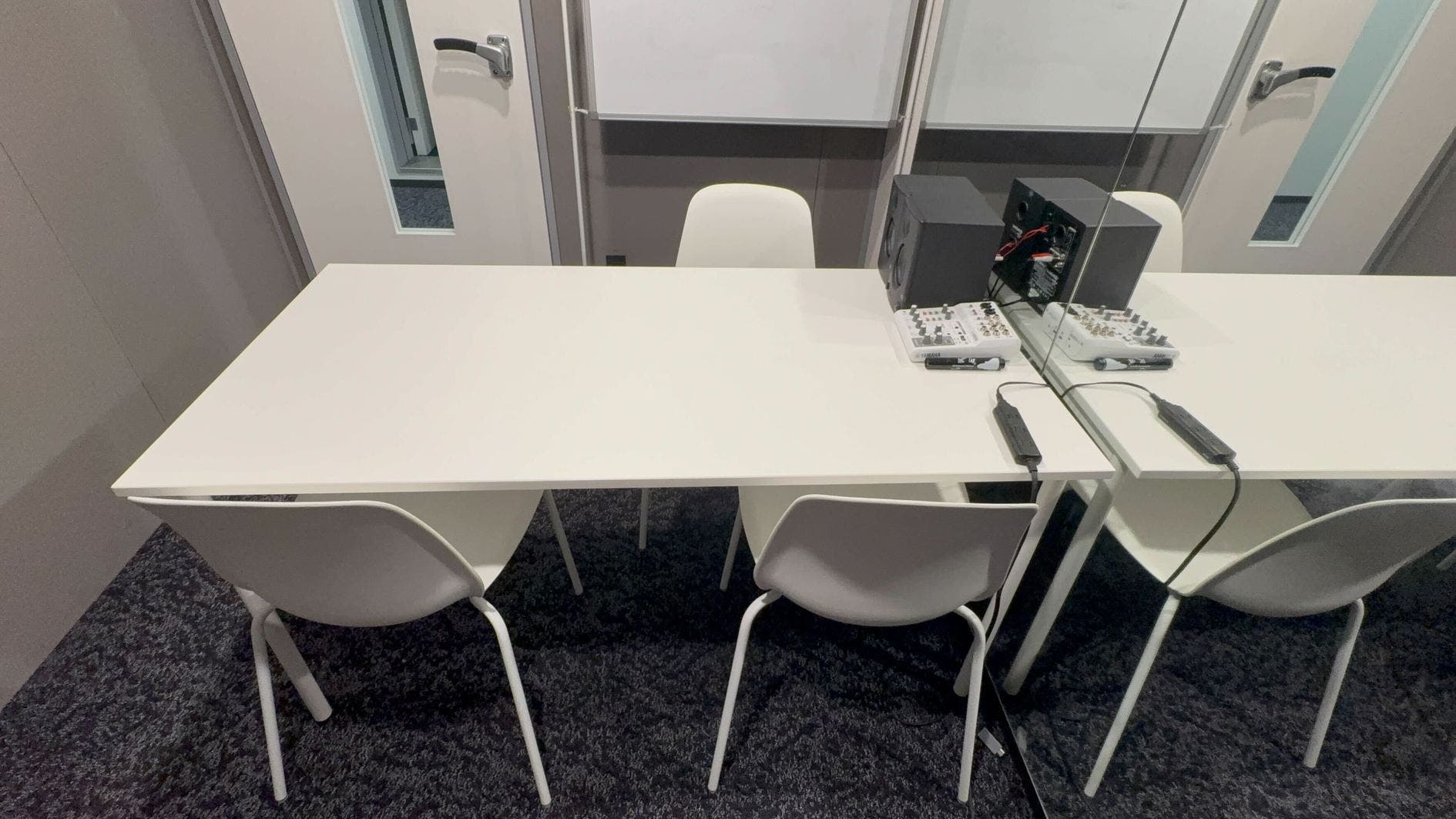 【渋谷駅徒歩6分】防音スタジオ（ルーム9）：楽器，歌唱，テレワークにも◎の写真3