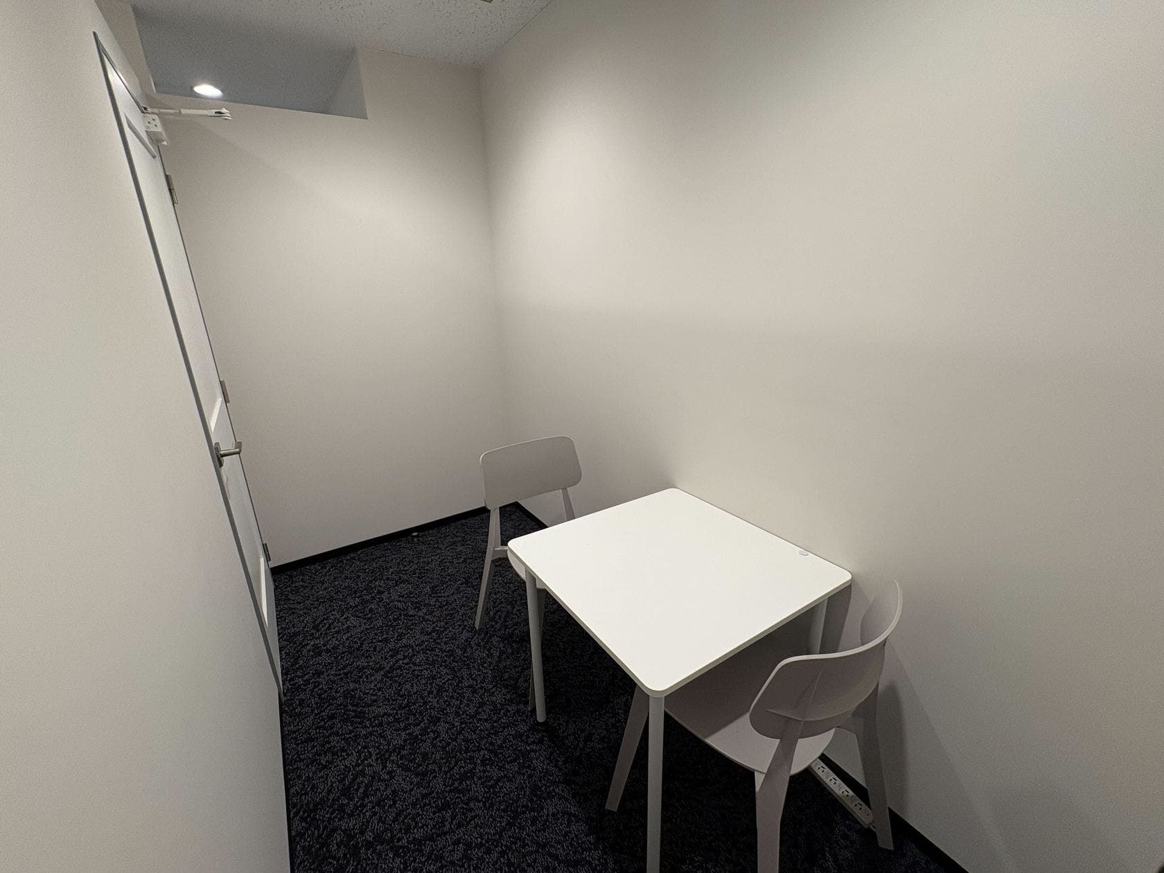 【渋谷駅徒歩6分】半個室(ブース2)：作業，勉強，仕事など幅広くご利用いただけます◎の写真2