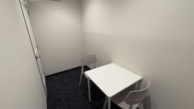 【渋谷駅徒歩6分】半個室(ブース2):作業,勉強,仕事など幅広くご利用いただけます◎の写真2
