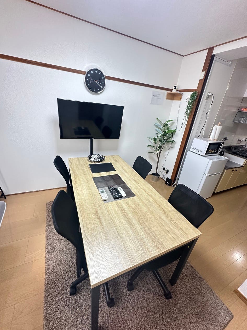 【お気軽会議室グランベルデ】中央駅西口から徒歩圏内。作業やテレワークに最適なスペースです！の写真4