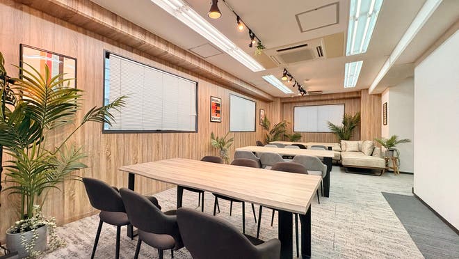 NEW!【桜木町駅2分】最大32名/無料Wifi/会議・撮影・懇親会・推し会・女子会・ボドゲ等!飲食持込🍷可!の写真1