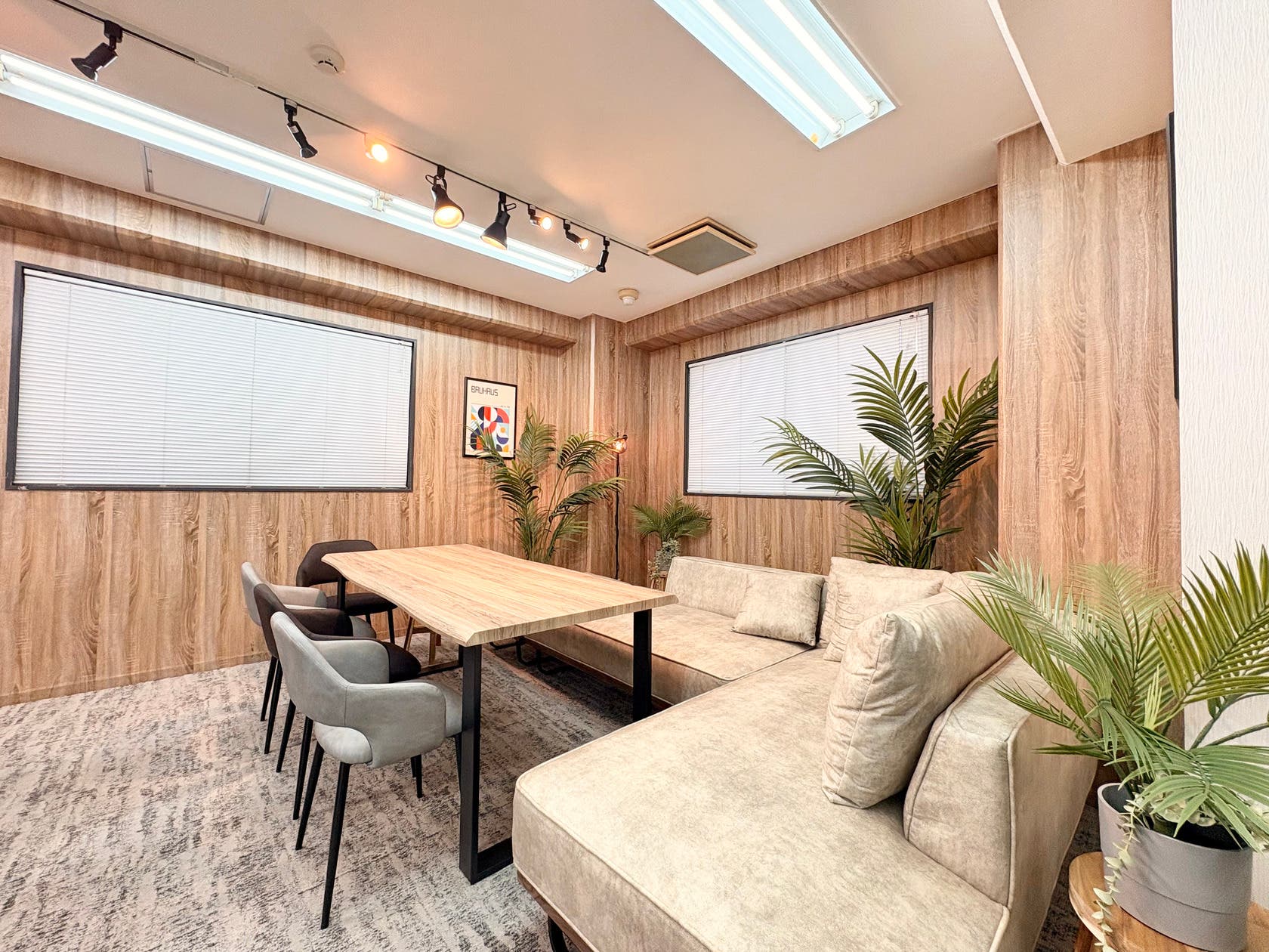 NEW!【桜木町駅2分】最大32名/無料Wifi/会議・撮影・懇親会・推し会・女子会・ボドゲ等！飲食持込🍷可！の写真7