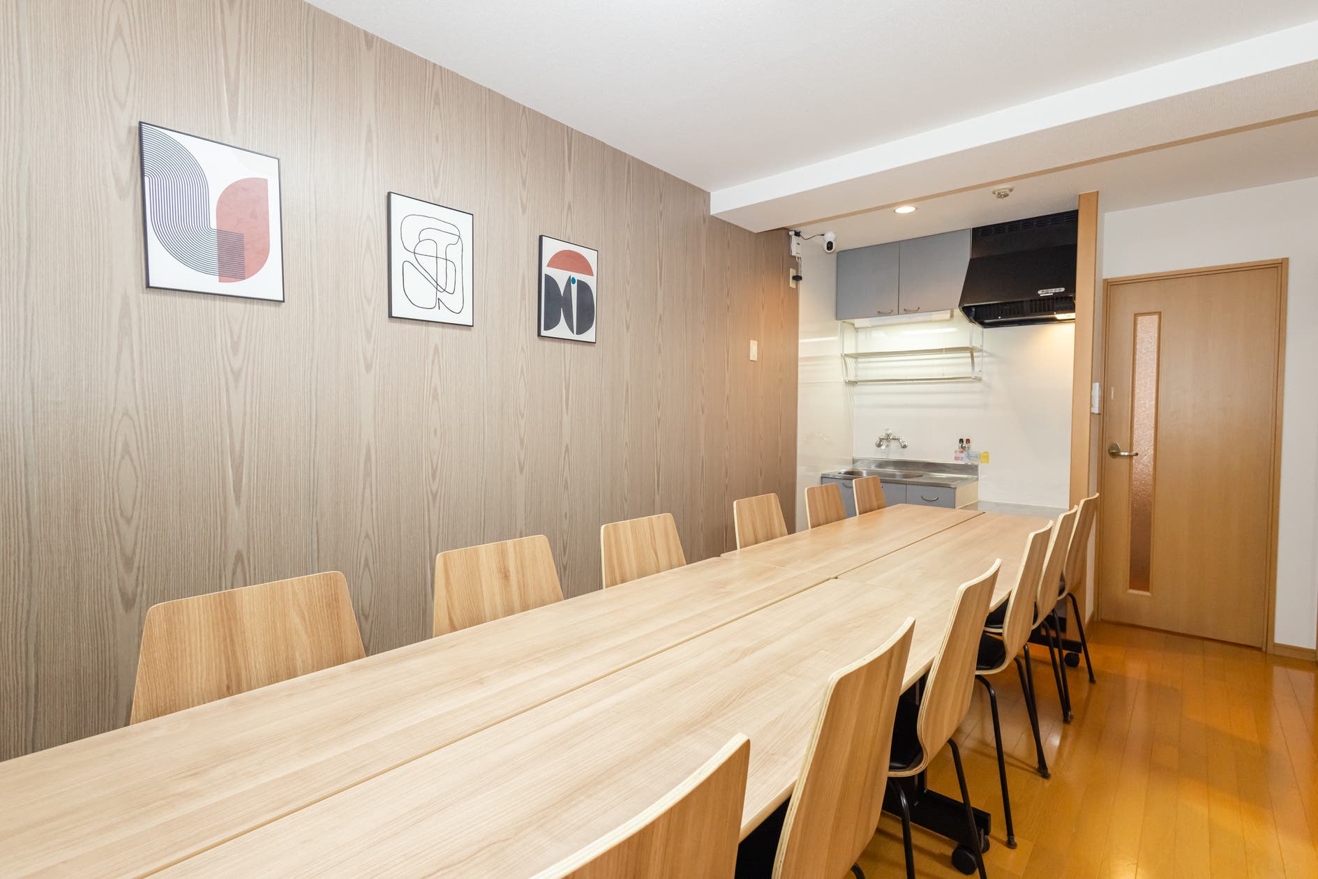 ✨鹿児島中央3分💎上質・便利・快適　14名収容、会議/打合せ/面接/撮影/エステサロン/整体/ヨガ/光回線/全設備無料の写真5